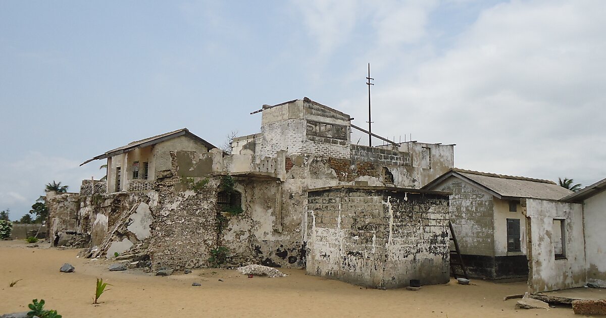 Fort Prinzenstein in Keta, Ghana | Tripomatic