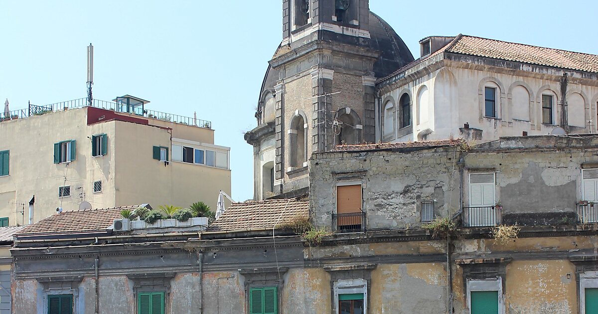 Santi Apostoli in Neapel, Italien | Tripomatic