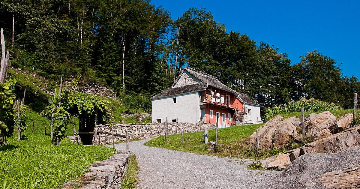 Freilichtmuseum Ballenberg in Alps, Schweiz | Tripomatic