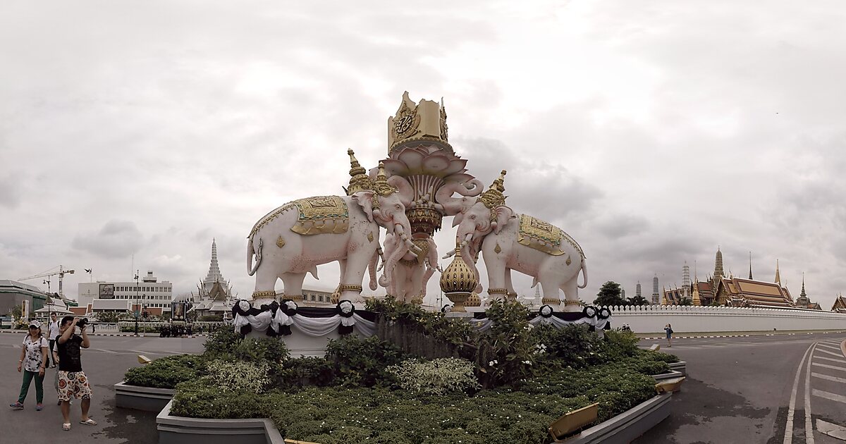 Three White Elephants Monument in Phra Nakhon District, Bangkok ...
