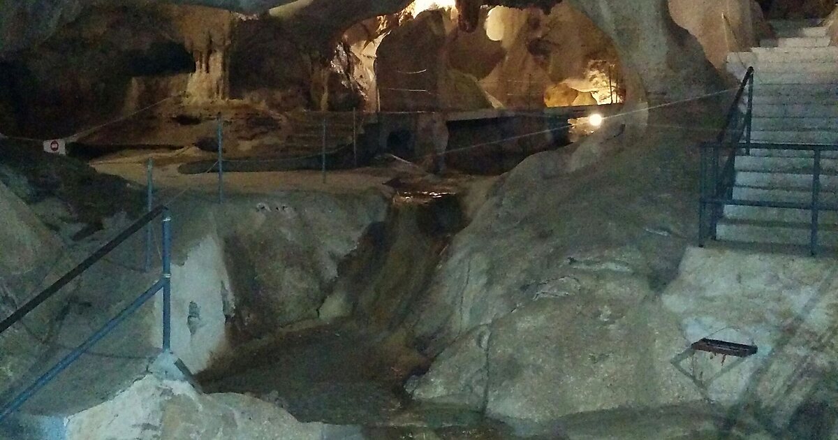 The Treasure Cave in Málaga, Spain | Tripomatic