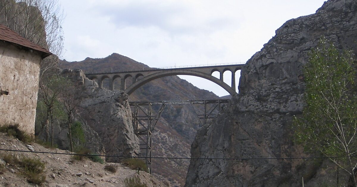 Veresk-Brücke in Central District, Iran | Tripomatic