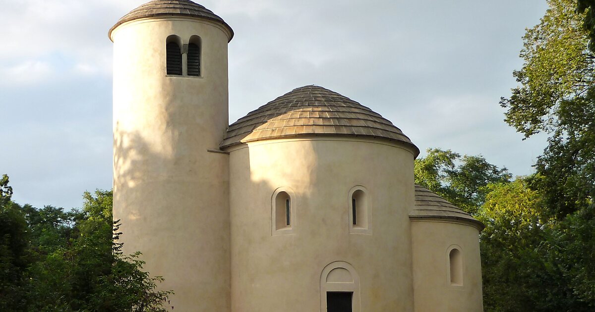 Rotunda svatého Jiří a svatého Vojtěcha - Mnetěš, Česko | Tripomatic
