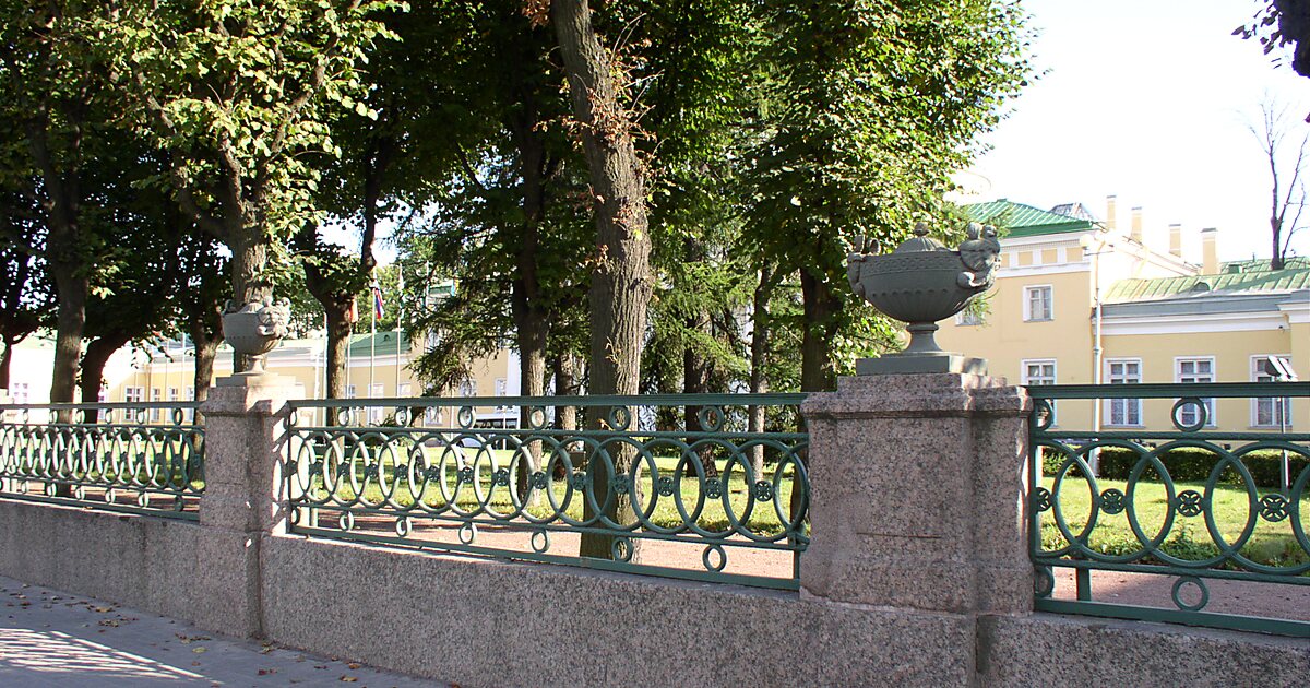 Tauride Palace in Peski, Saint Petersburg, Russia | Tripomatic