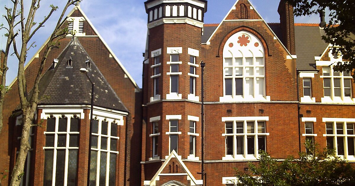 Parmiter's School in Abbots Langley, UK | Tripomatic