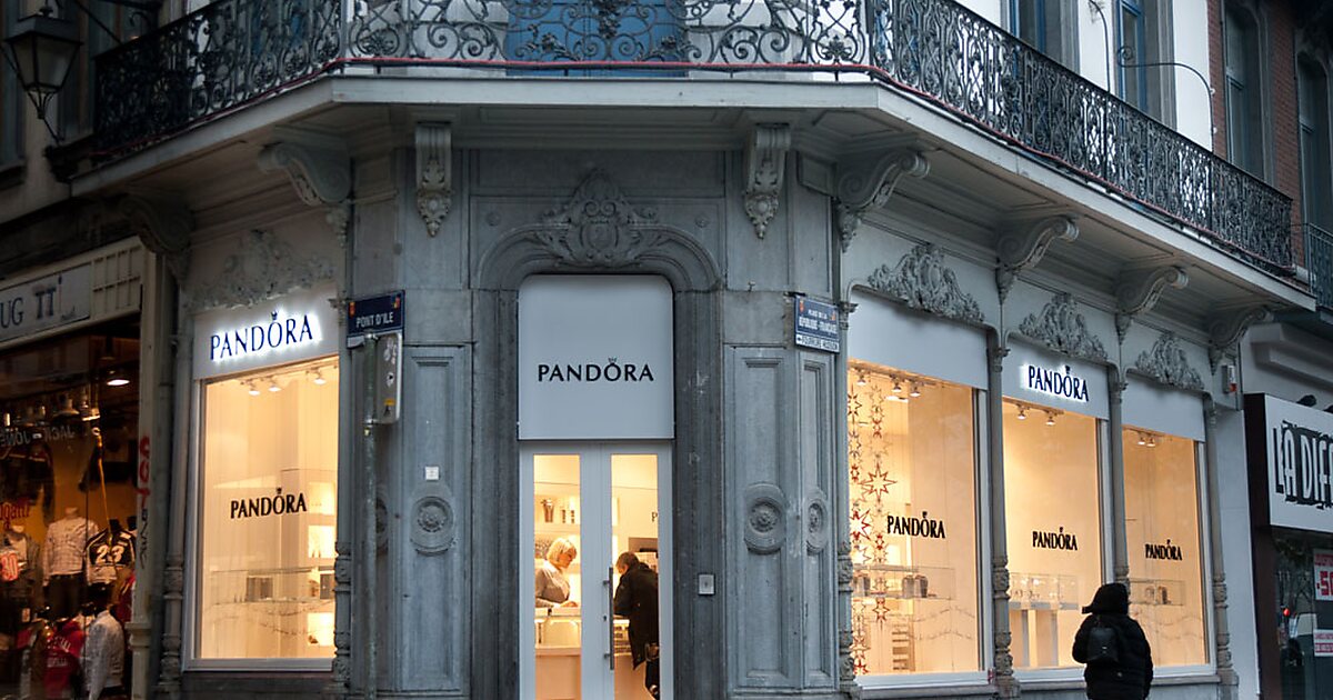 Pandora in Arbat Street, Moscow, Russia | Sygic Travel