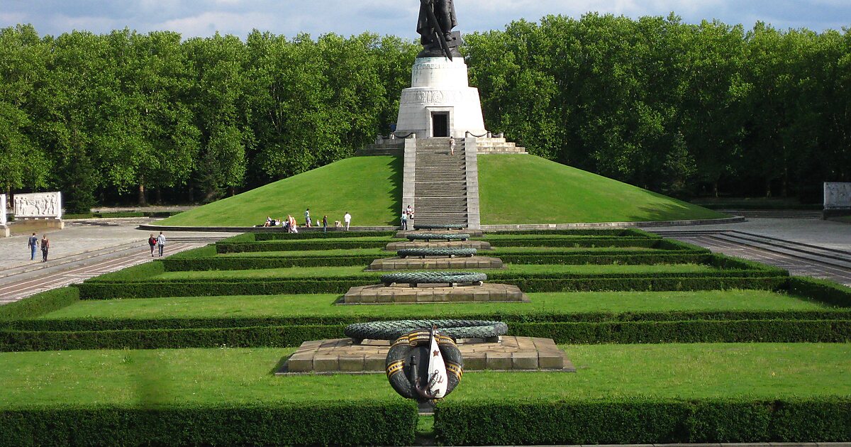Treptower Park in Berlin, Deutschland | Tripomatic
