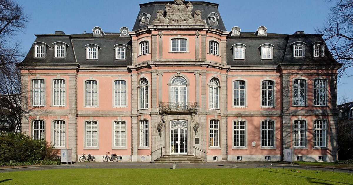 Schloss Jägerhof in Pempelfort, Düsseldorf, Deutschland | Tripomatic