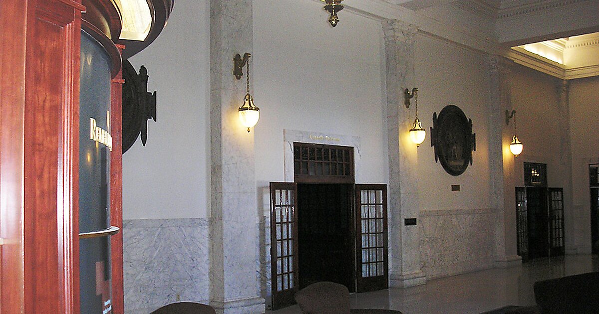 Alumni Hall in North Oakland, Pittsburgh, United States | Tripomatic