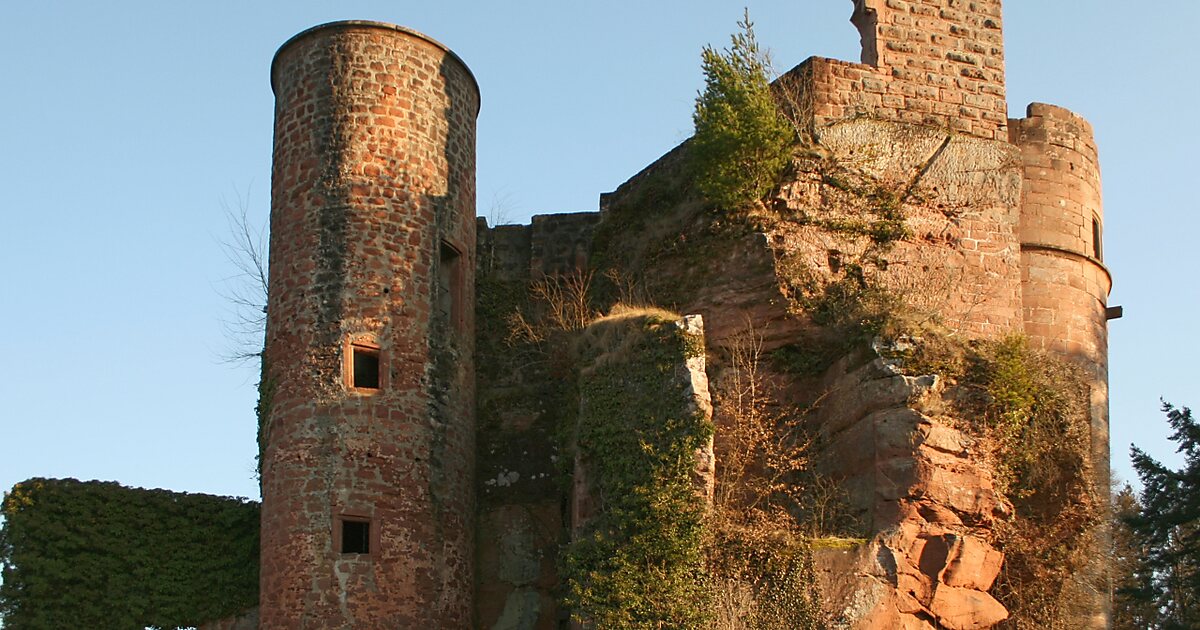 Neudahn Castle in Dahn, Germany | Tripomatic