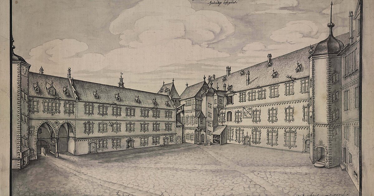 Karlsburg Castle in Durlach | Tripomatic