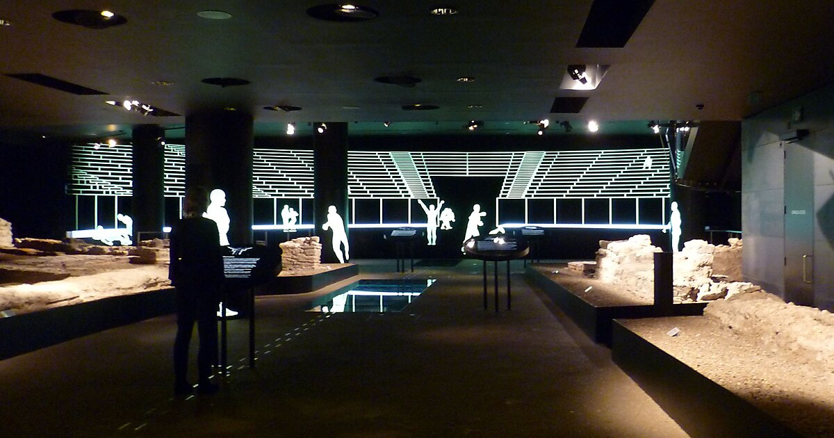 Amphitheatre (in basement) in London, UK | Tripomatic