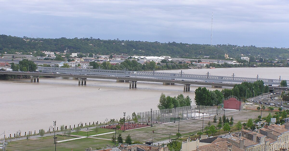 Passerelle Eiffel - Bordeaux, France | Tripomatic