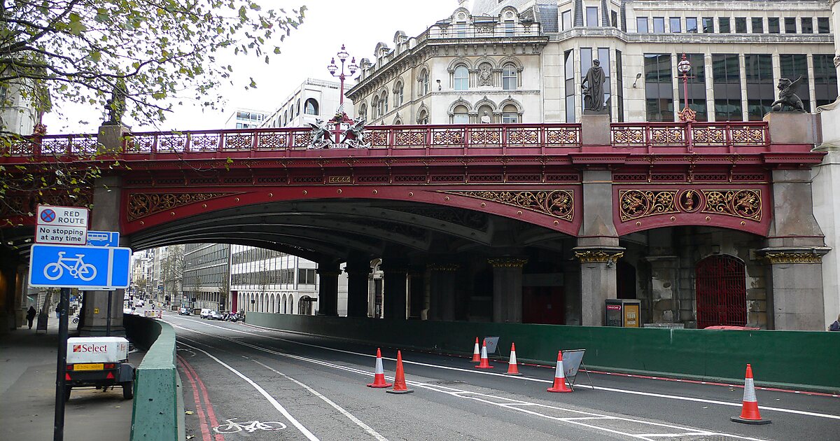 Holborn Viaduct in London, Vereinigtes Königreich | Tripomatic