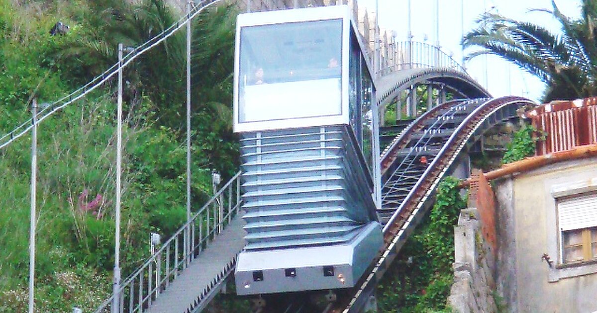 Funicular dos Guindais in Sé, Porto, Portugal | Tripomatic