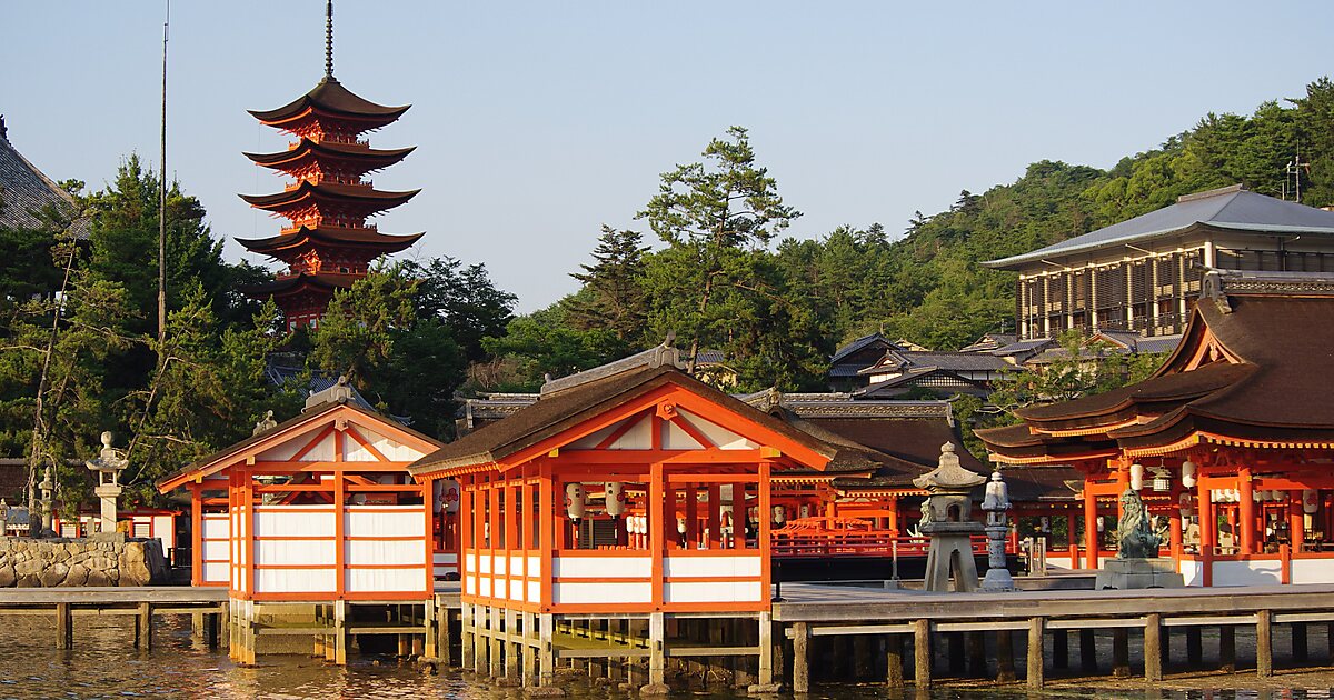 Gojunoto, Pagoda de Cinco Plantas en Miyajimacho, Hatsukaichi, Japón ...