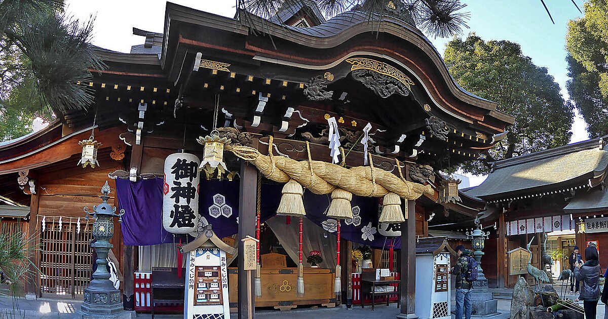 Kushida Shrine in Hakata-ku, Fukuoka, Japan | Tripomatic