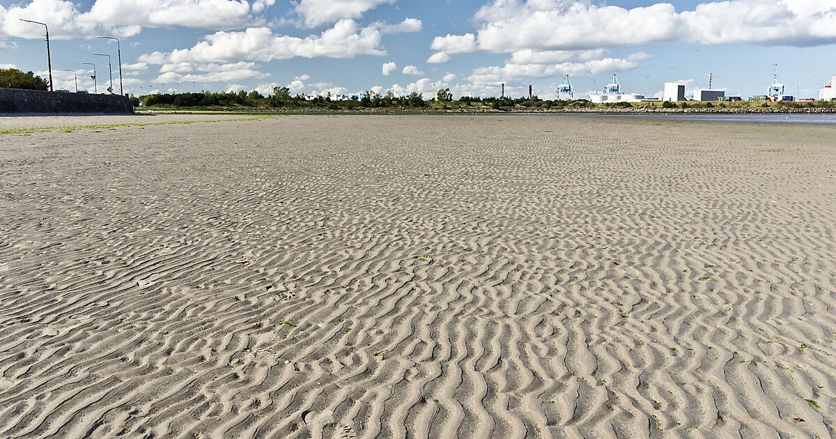 Sandymount Strand in Dublin, Ireland | Tripomatic