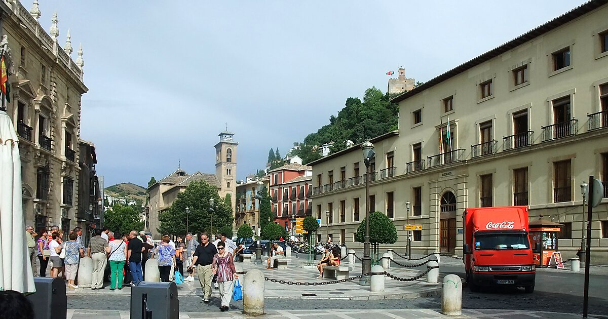 New Square in Granada, Spain | Tripomatic