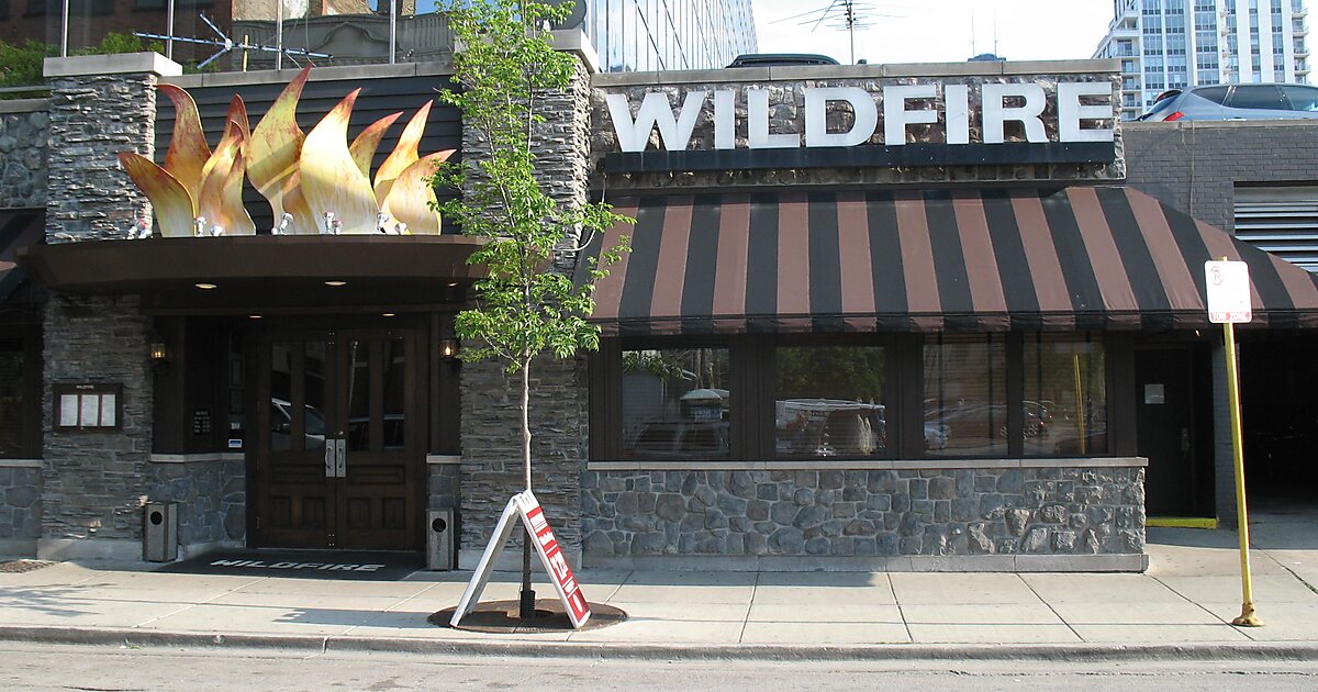Wildfire in Near North Side, Chicago | Tripomatic