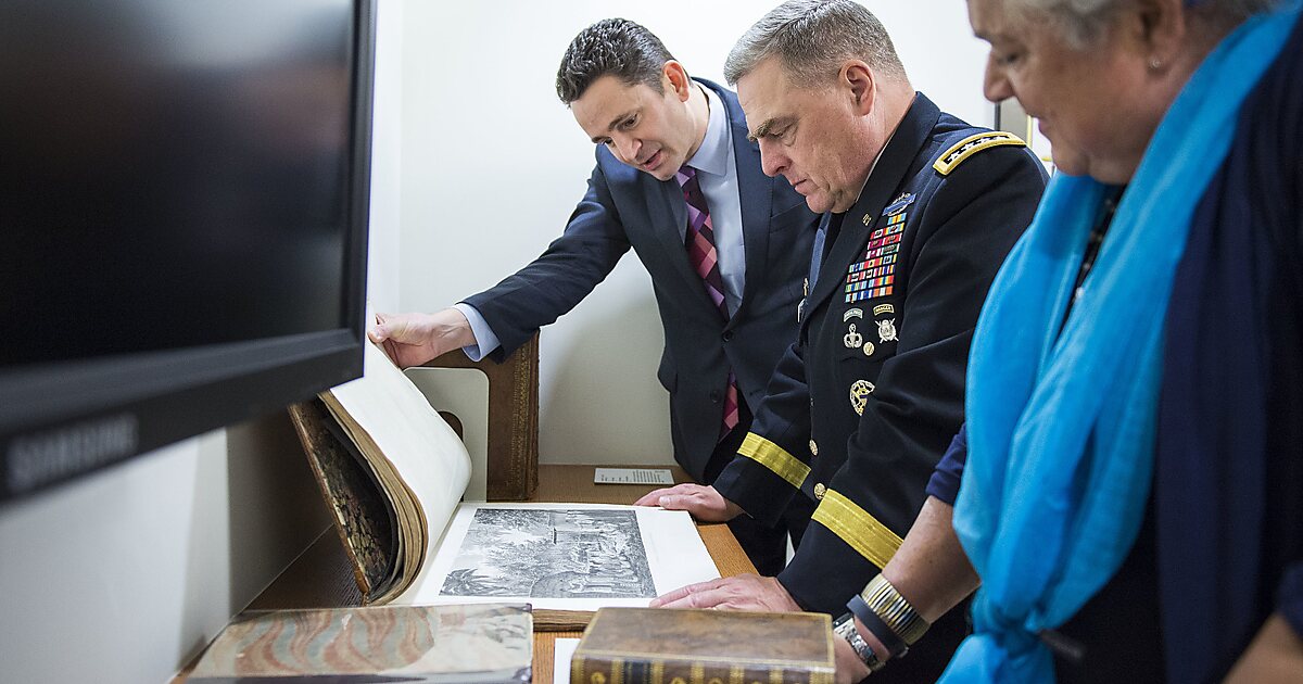 Pritzker Military Museum & Library in Chicago, USA | Tripomatic