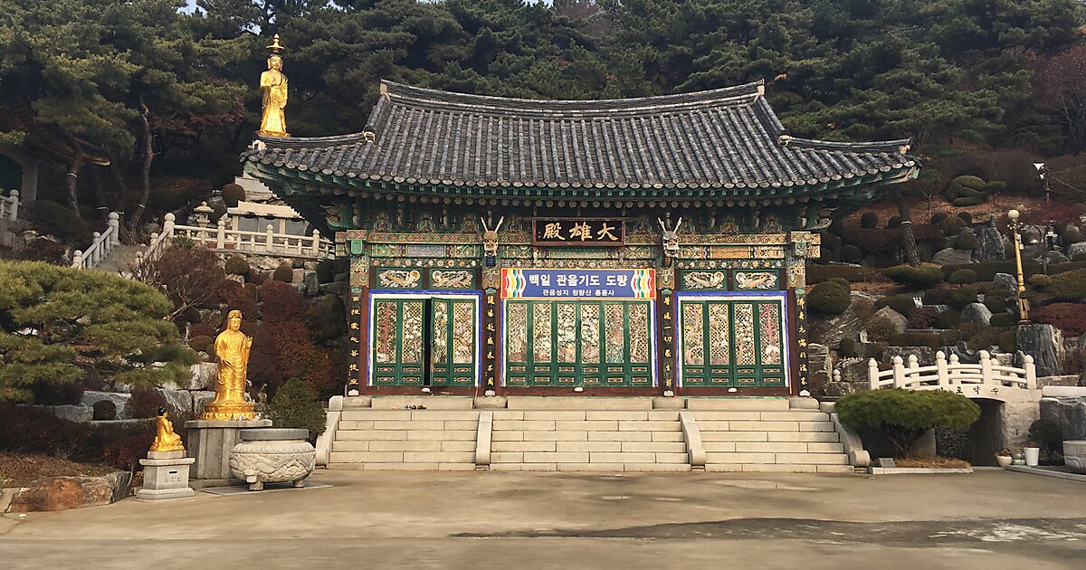 Heungryunsa Temple in Yeonsu District, Incheon, South Korea | Tripomatic