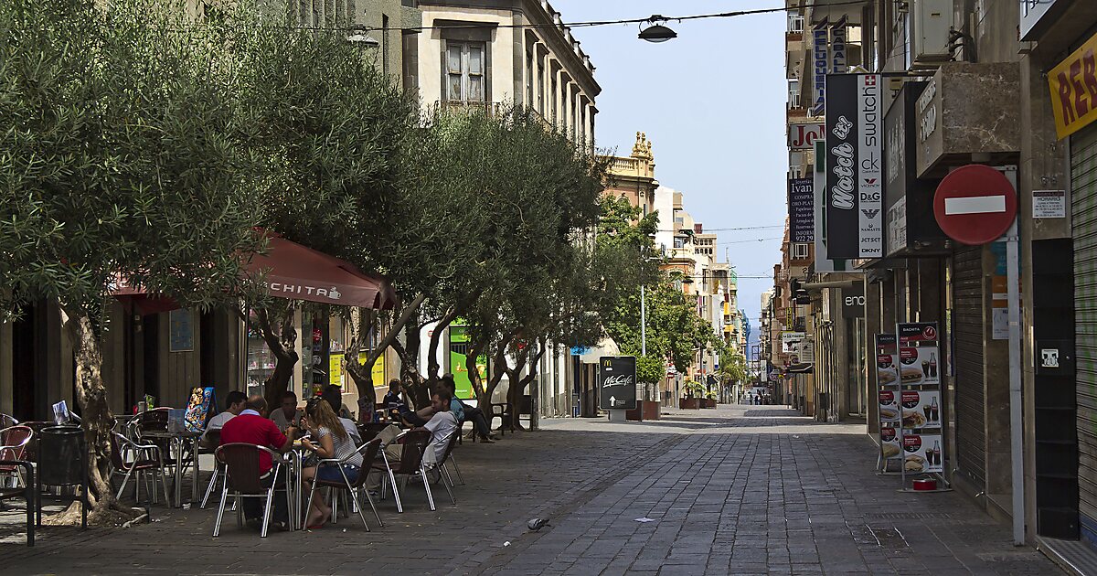 Castillo Street in Santa Cruz de Tenerife, Spain | Tripomatic