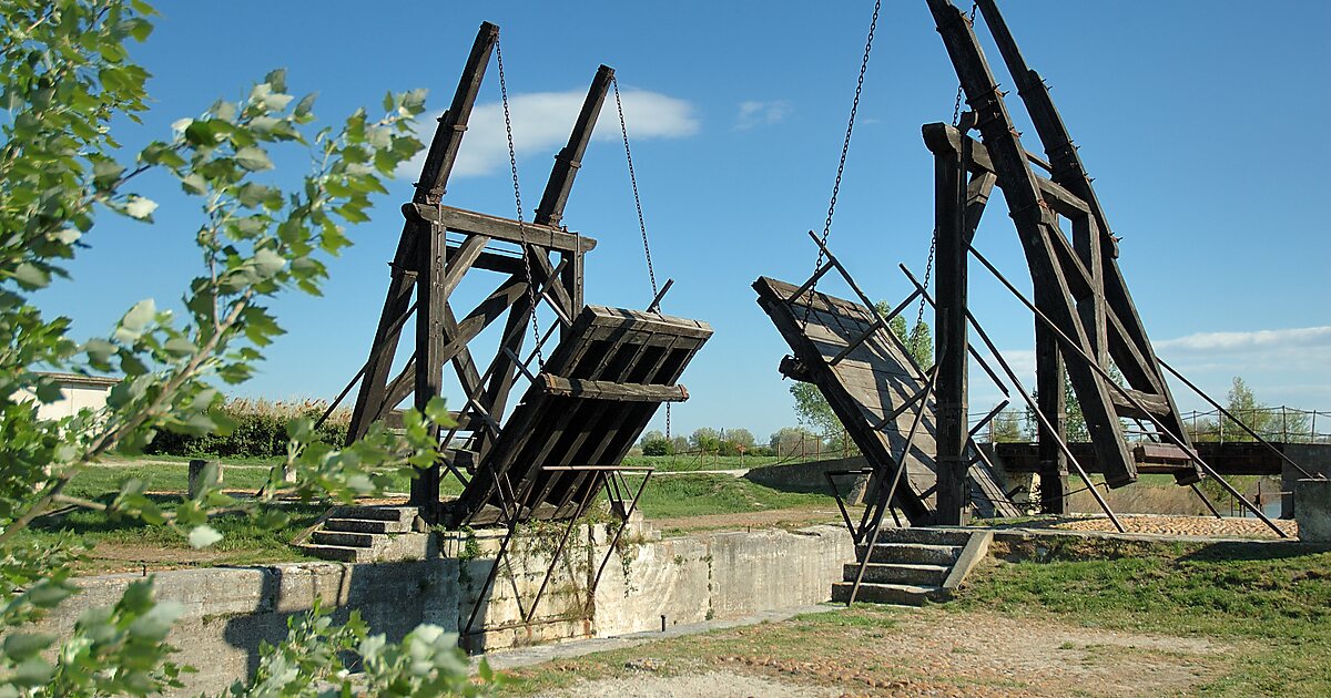 Van Gogh Bridge in Arles, France | Tripomatic