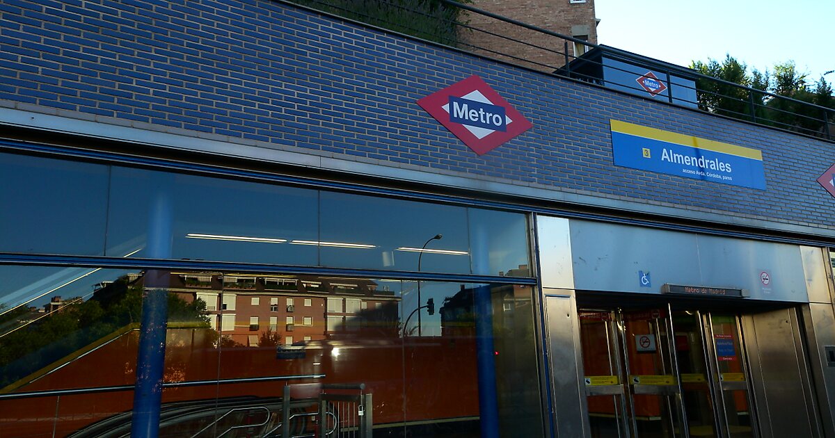 Almendrales en Usera, Madrid, España | Tripomatic