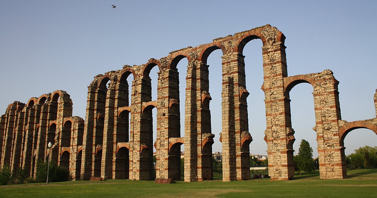 Miraculous Aqueduct in Mérida, Spain | Tripomatic