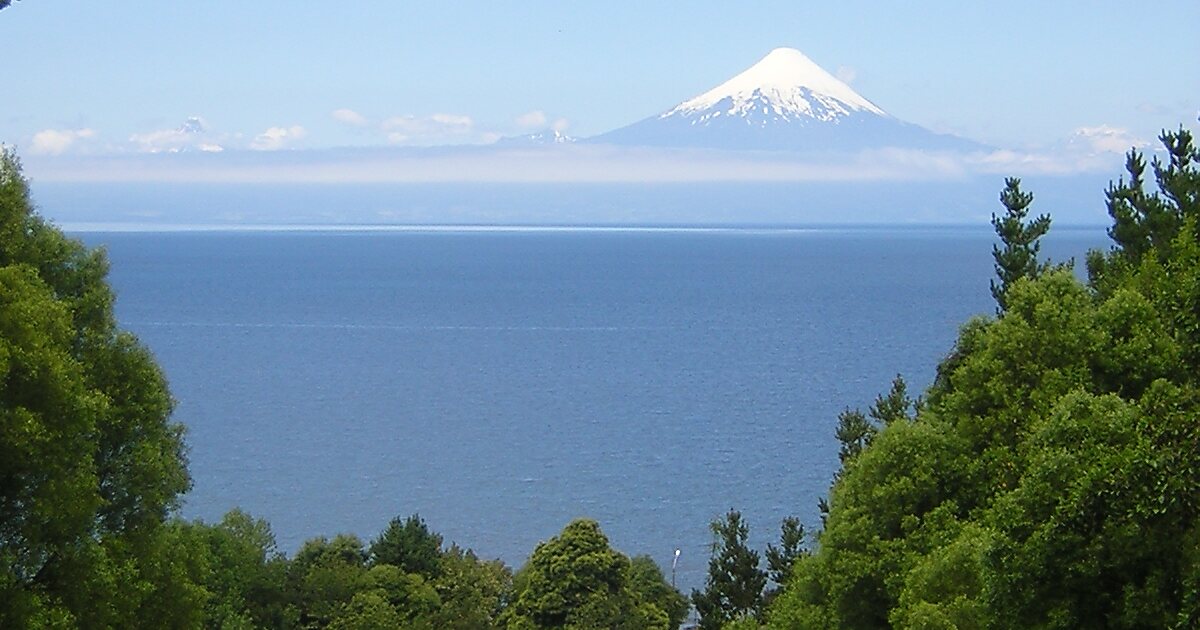 Lago Llanquihue en Región de Los Lagos, Chile | Tripomatic