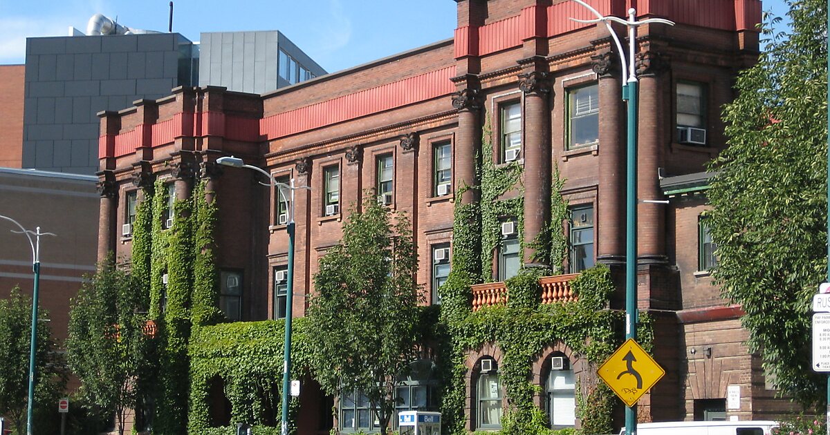 Borden Buildings in University—Rosedale, Toronto | Tripomatic