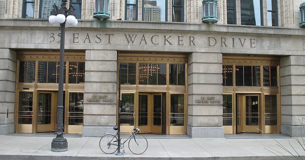 35 East Wacker Drive in Chicago Loop | Tripomatic