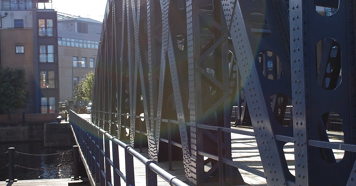 Victoria Swing Bridge in Leith, Edinburgh, UK | Tripomatic