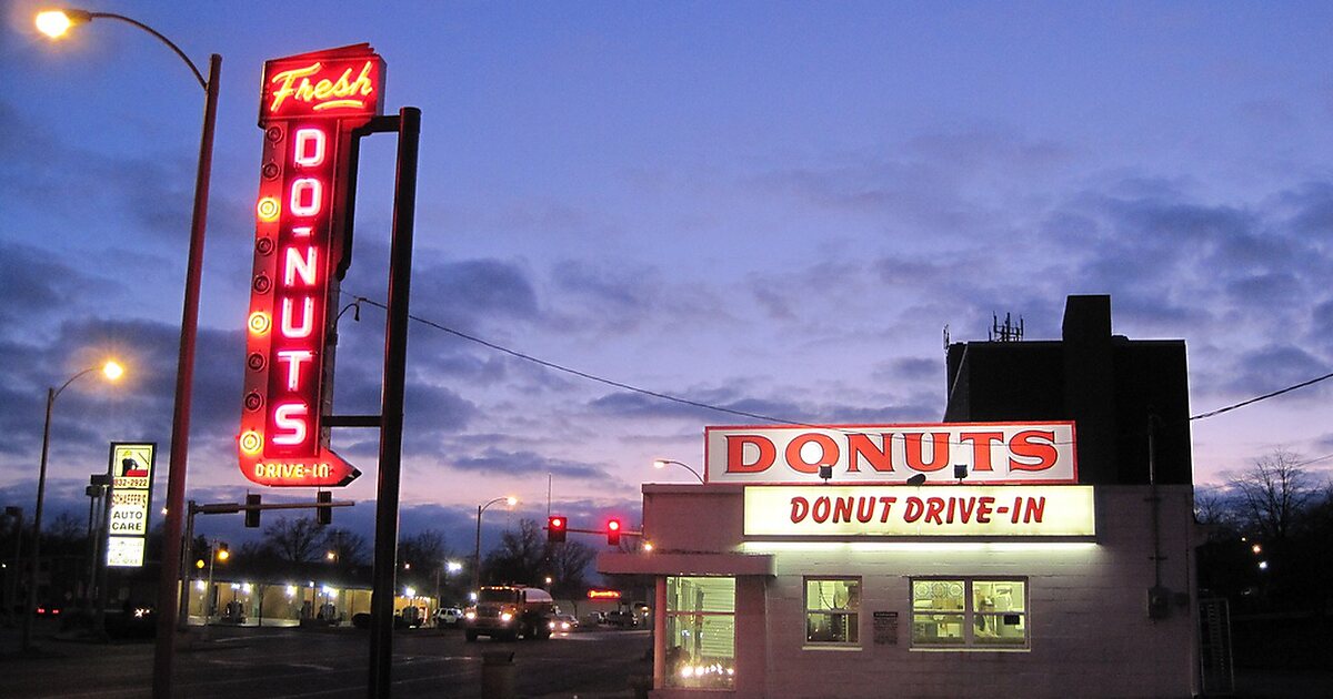Donut Drive-In in Lindenwood Park, St. Louis, United States | Tripomatic
