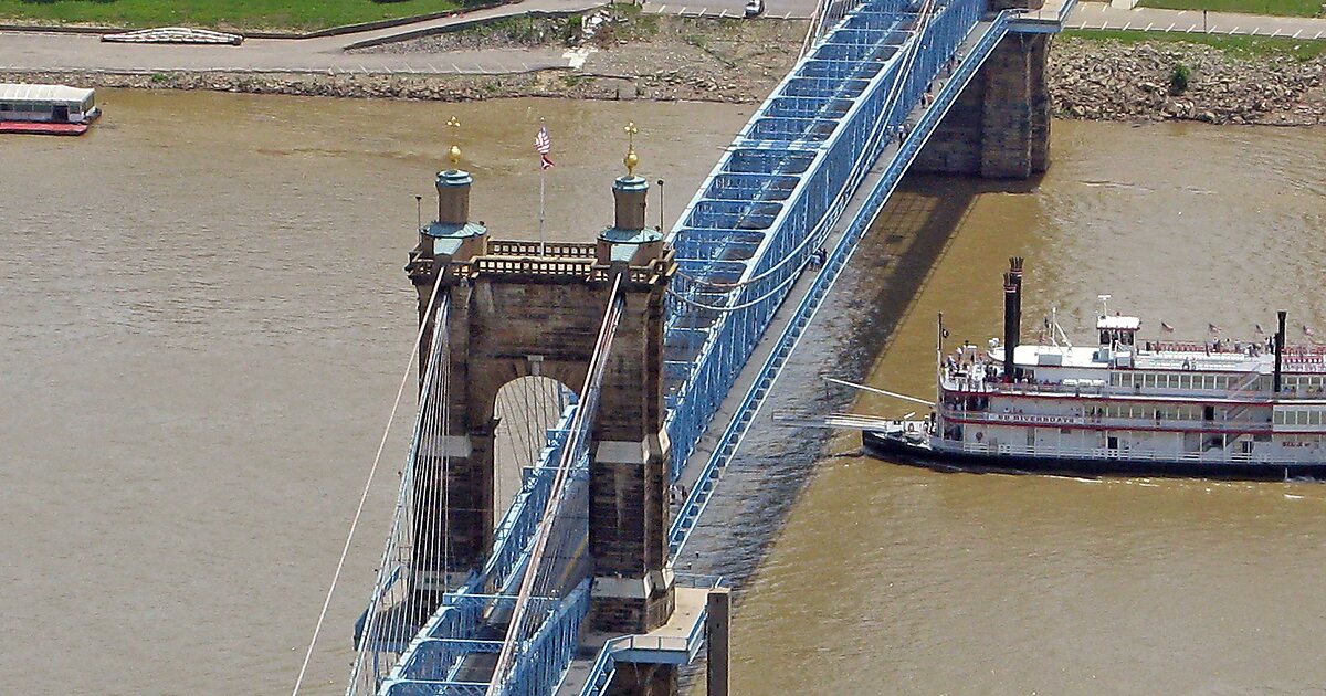 John A. Roebling Suspension Bridge in Cincinnati, United States ...