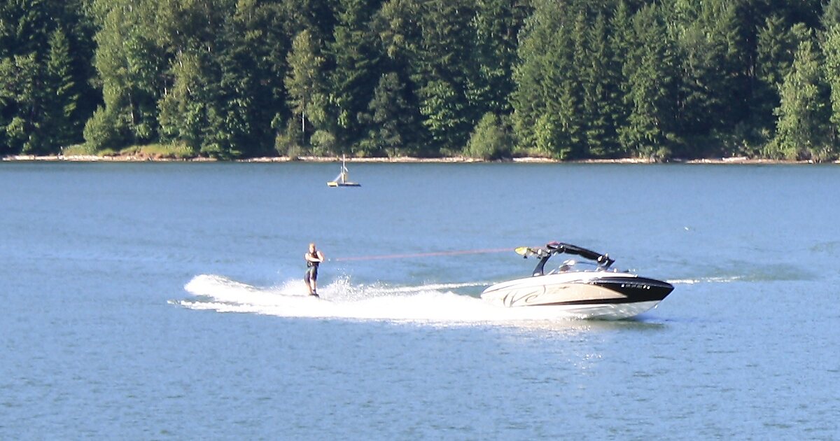 Foster Lake in Oregon, United States | Tripomatic