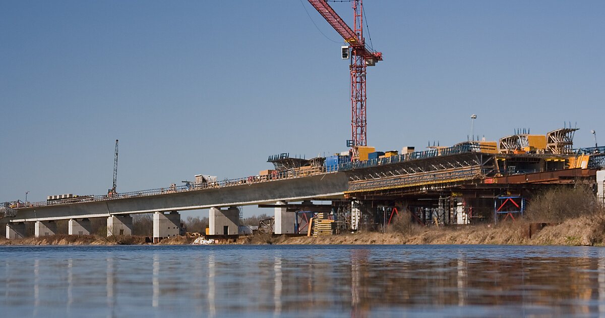 Saale-Elster Viaduct in Halle (Saale), Deutschland | Tripomatic