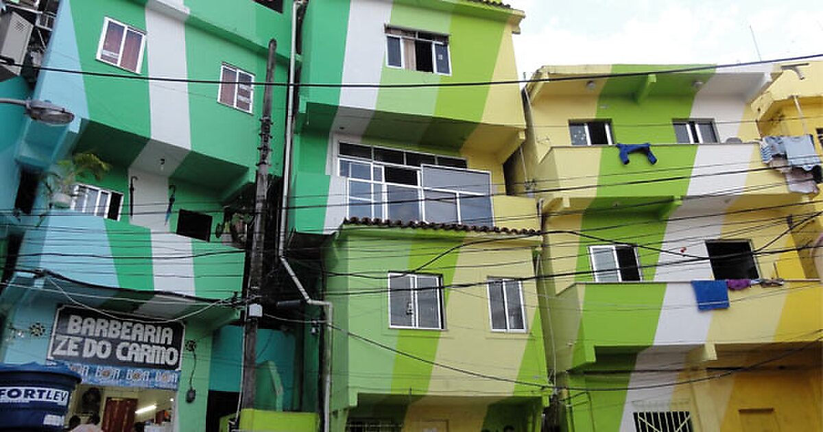 Colourful Painted Slums in Botafogo, Rio de Janeiro | Tripomatic