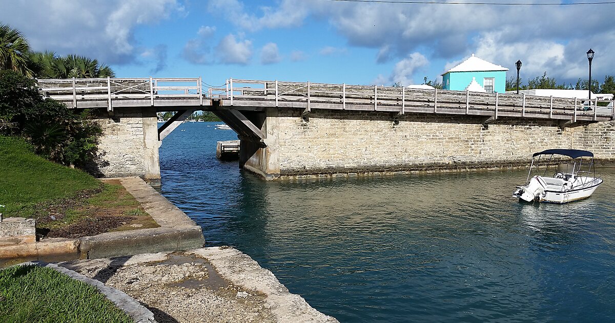 Somerset Bridge in Bermuda | Tripomatic