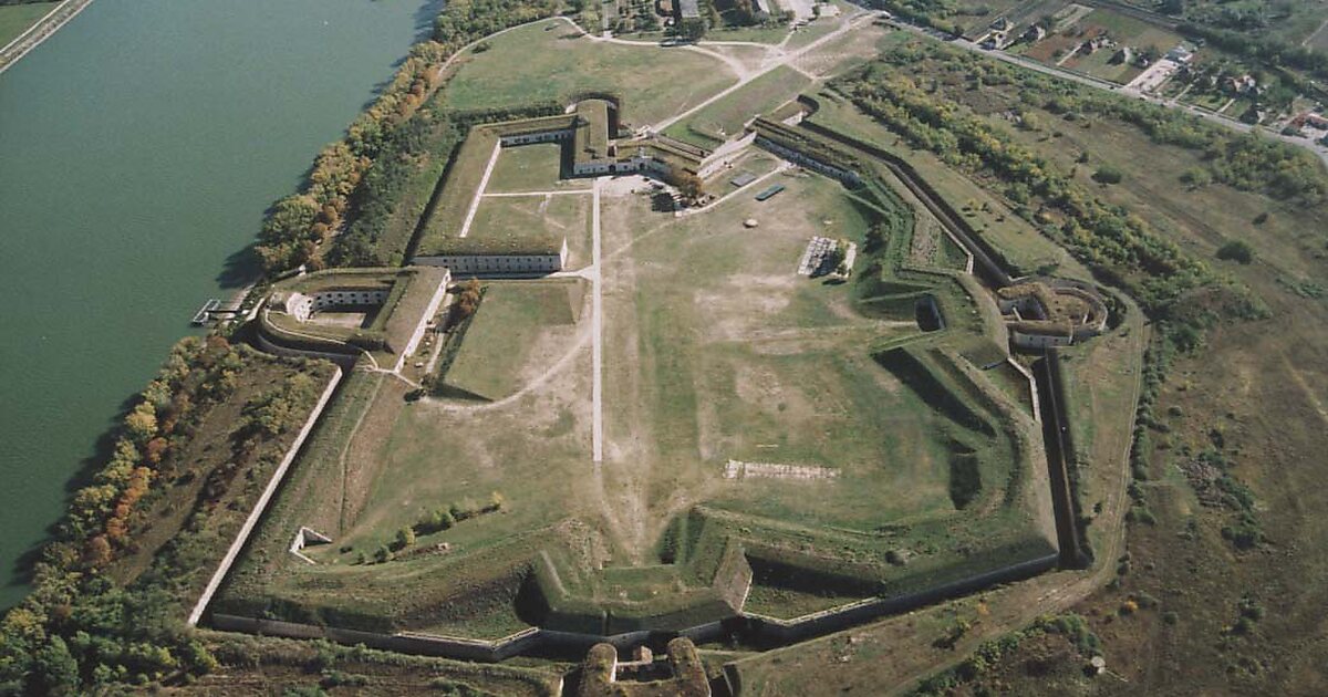Komárno fortification system in Komárom | Tripomatic