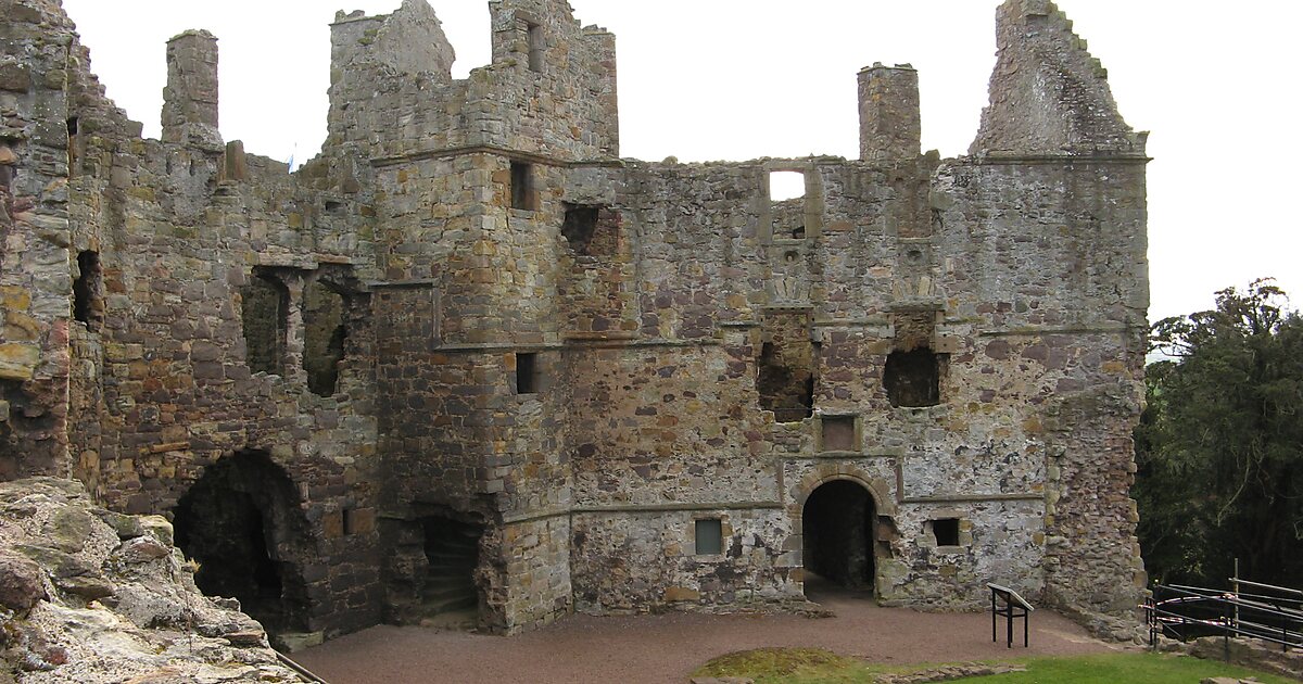 Dirleton Castle in City of Edinburgh, UK | Tripomatic