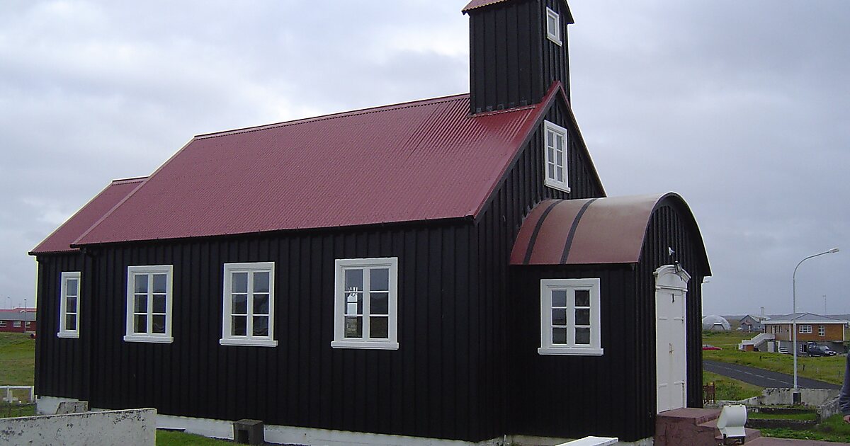 Hafnir in Southern Peninsula, Iceland | Tripomatic