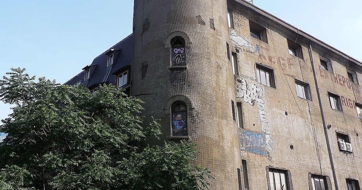 Les Frigos in 13th arrondissement of Paris, France | Tripomatic