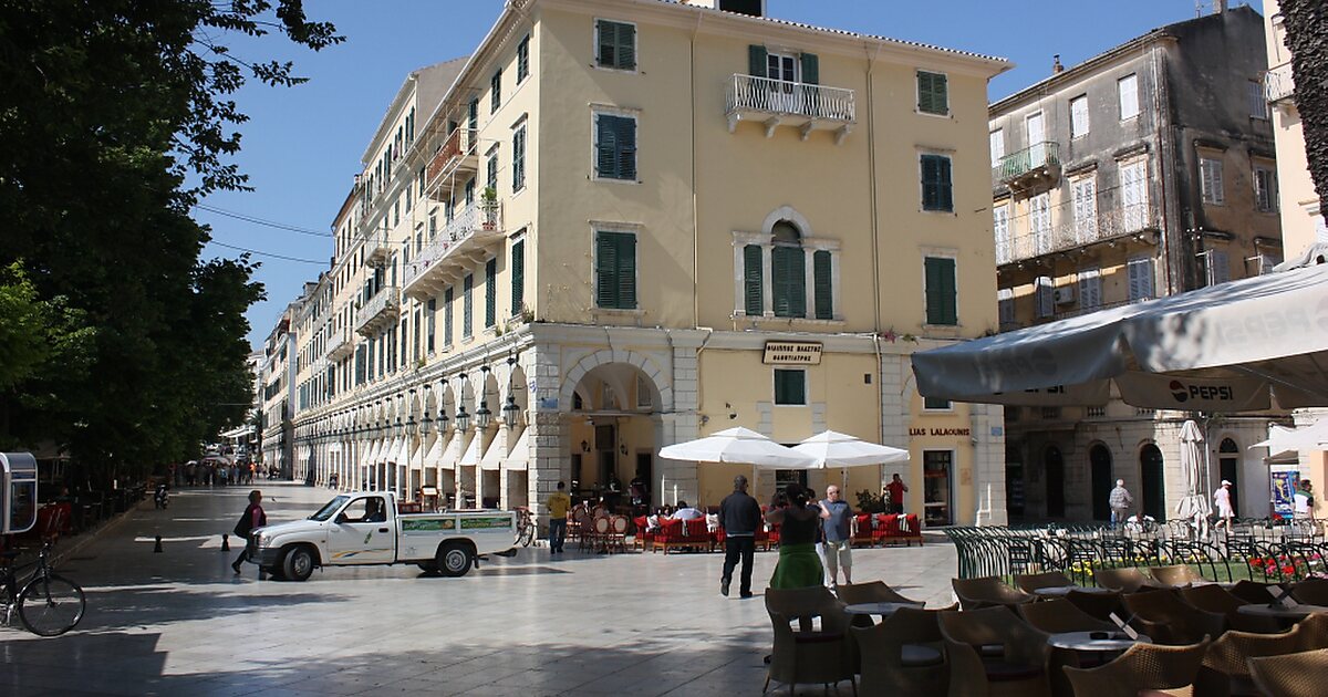 Liston Promenade in Corfu, Greece | Tripomatic