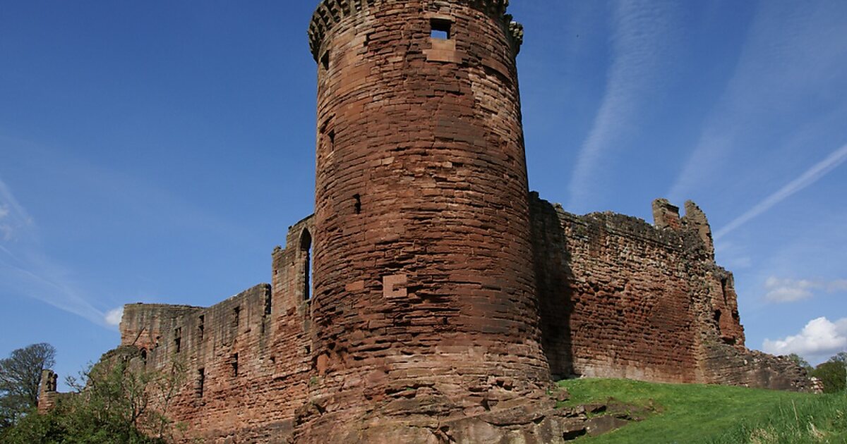 Bothwell Castle in City of Edinburgh, UK | Tripomatic