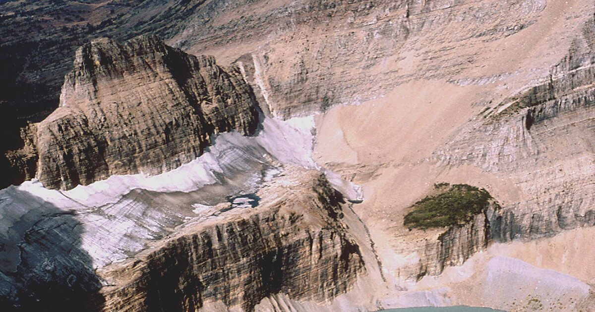 Grinnell Glacier in Glacier County, Montana, United States | Tripomatic