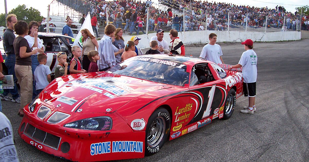 Slinger Speedway in Slinger, Wisconsin | Tripomatic