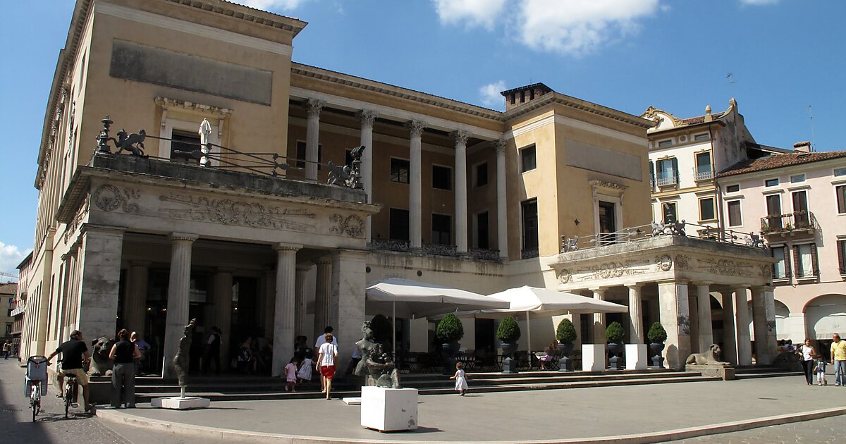 Pedrocchi Café in Padua, Italy | Tripomatic