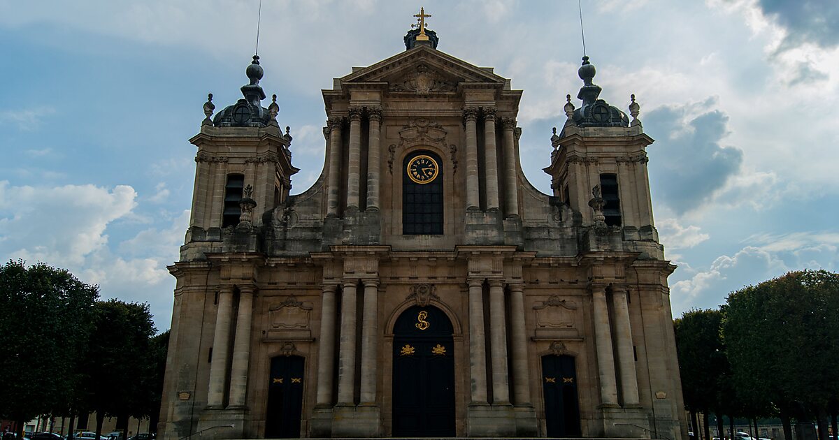 Versailles Cathedral in Versailles, France | Tripomatic